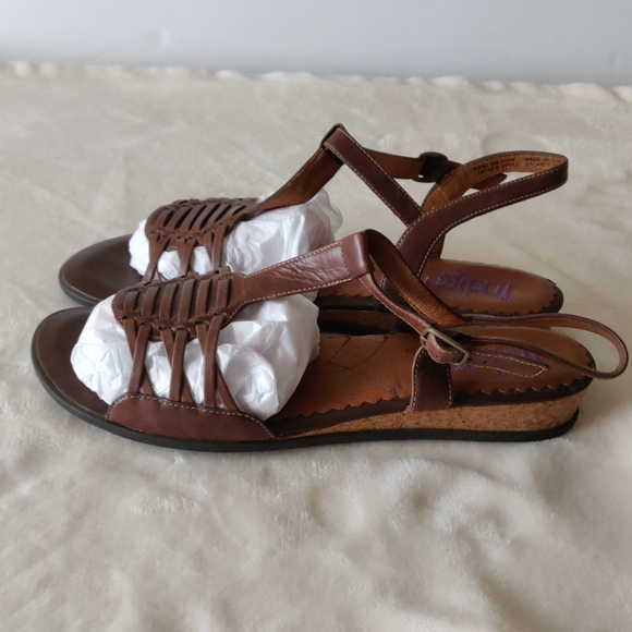 Indigo by Clarks | Shoes | Indigo By Clarks Brown Leather Sandals Sza9m ...